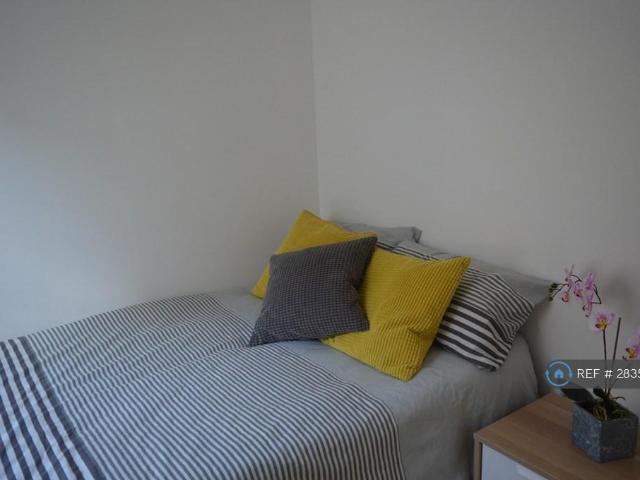 1 bedroom house share to rent