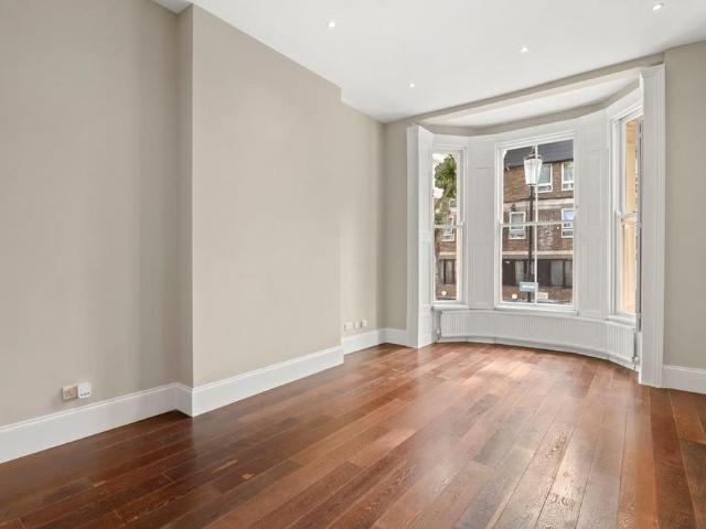 5 bedroom terraced house to rent