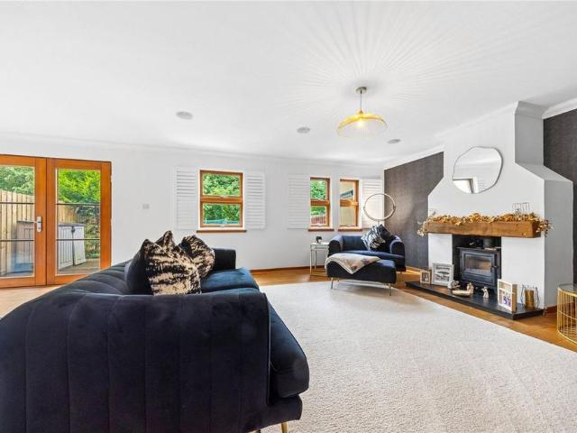 5 bedroom terraced house to rent