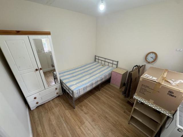 5 bedroom terraced house to rent