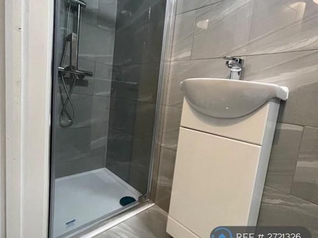 5 bedroom terraced house to rent