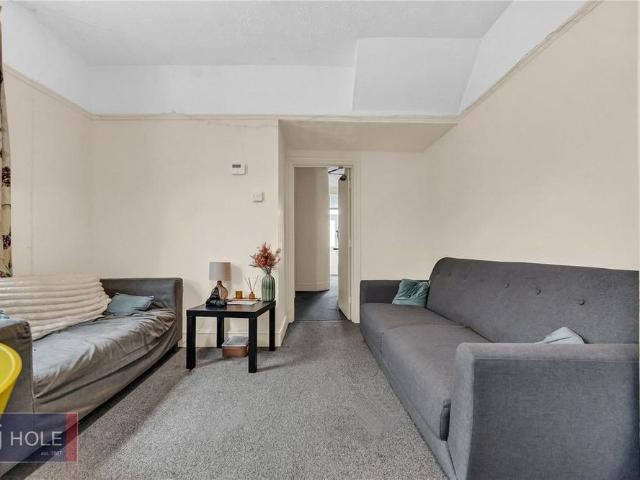 5 bedroom terraced house to rent