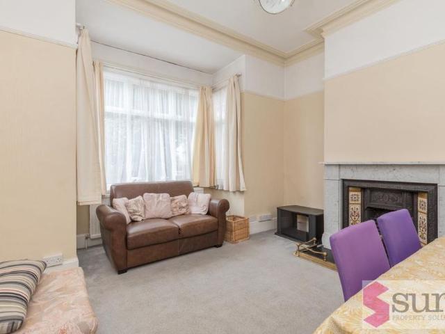 5 bedroom terraced house to rent
