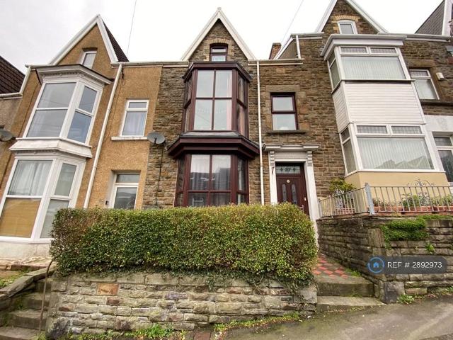 5 bedroom terraced house to rent
