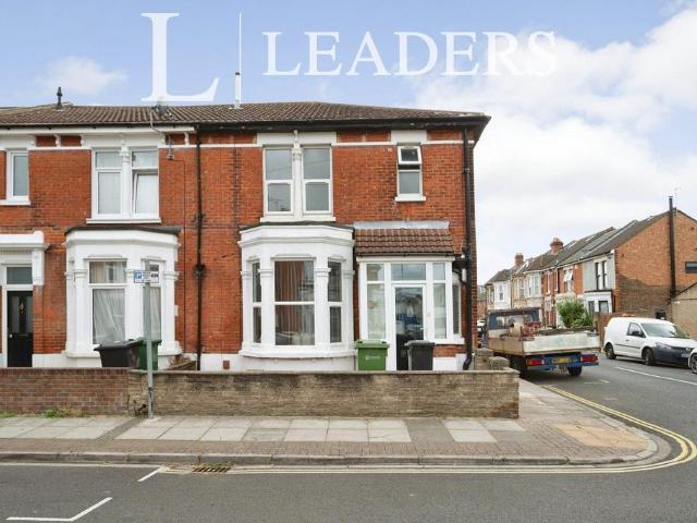 5 bedroom terraced house to rent