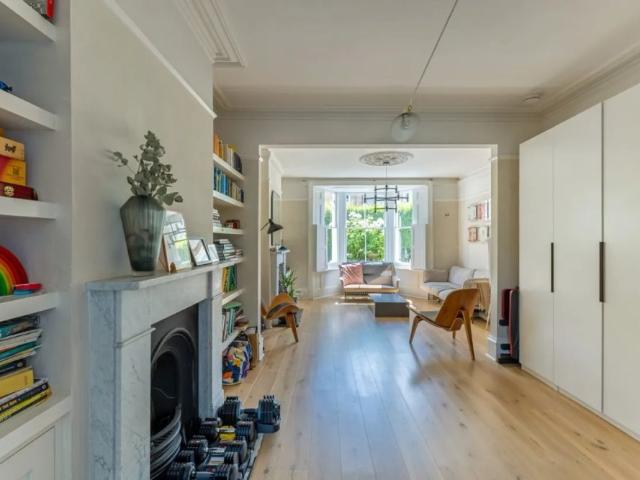5 bedroom terraced house to rent