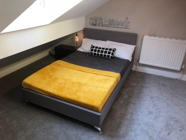 5 bedroom terraced house to rent