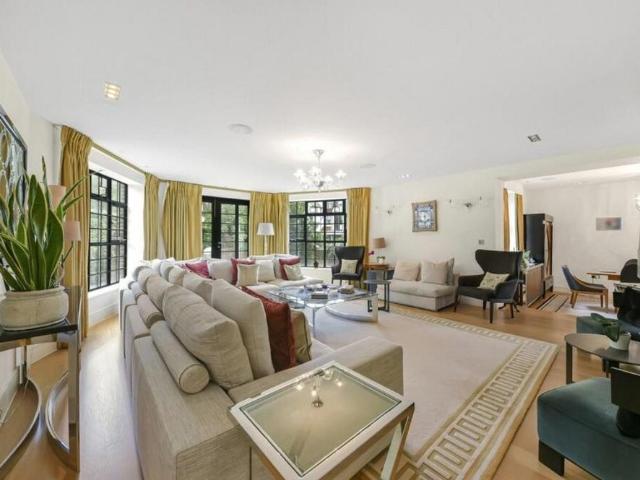 5 bedroom terraced house to rent