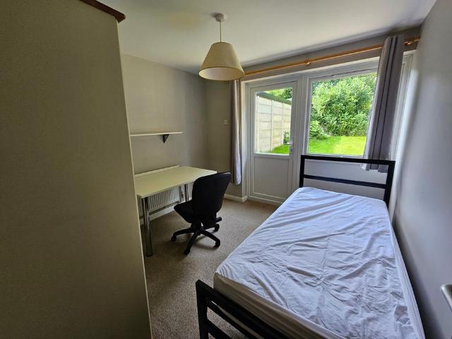 5 bedroom terraced house to rent