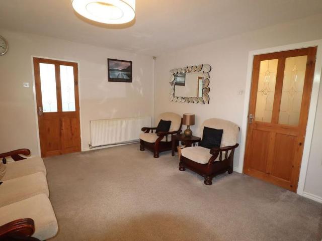 5 bedroom terraced house to rent