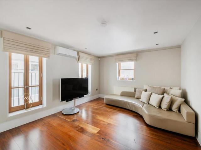 5 bedroom terraced house to rent