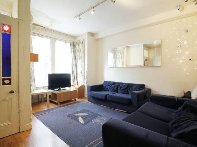 5 bedroom terraced house to rent