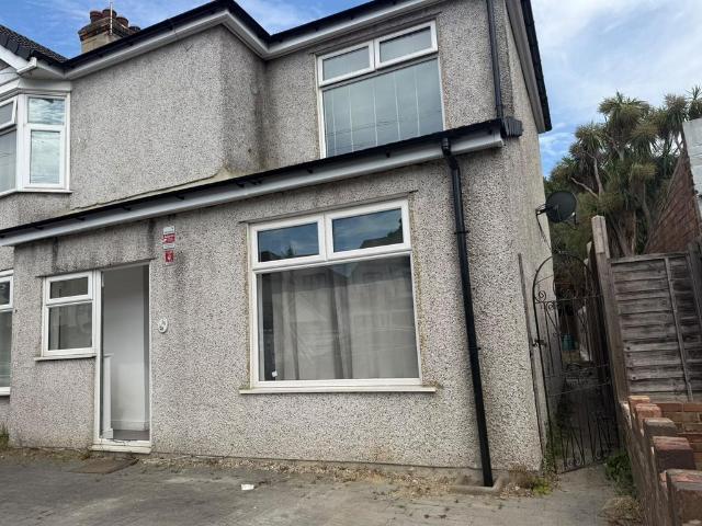 5 bedroom terraced house to rent