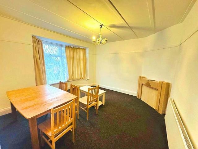 5 bedroom terraced house to rent