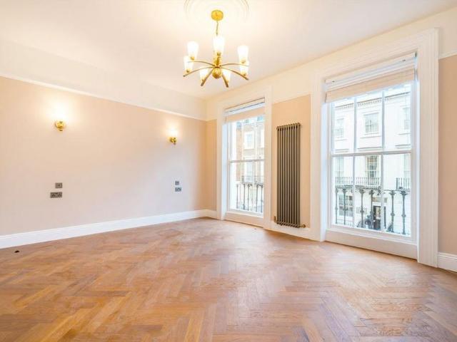 5 bedroom terraced house to rent
