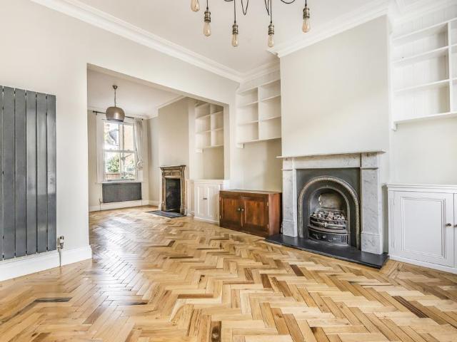 5 bedroom terraced house to rent