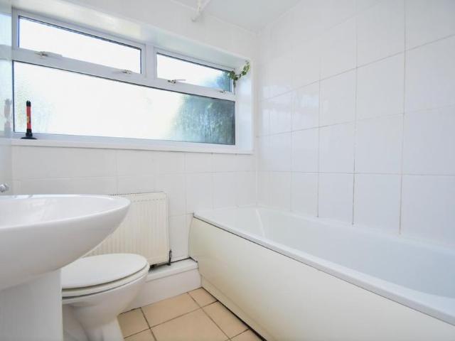 5 bedroom terraced house to rent