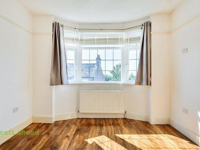 5 bedroom terraced house to rent