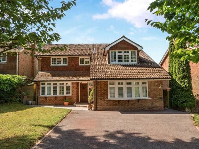 5 bedroom terraced house to rent