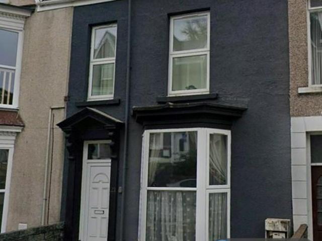 5 bedroom terraced house to rent