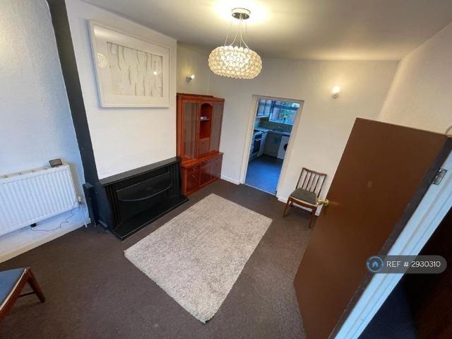 5 bedroom terraced house to rent