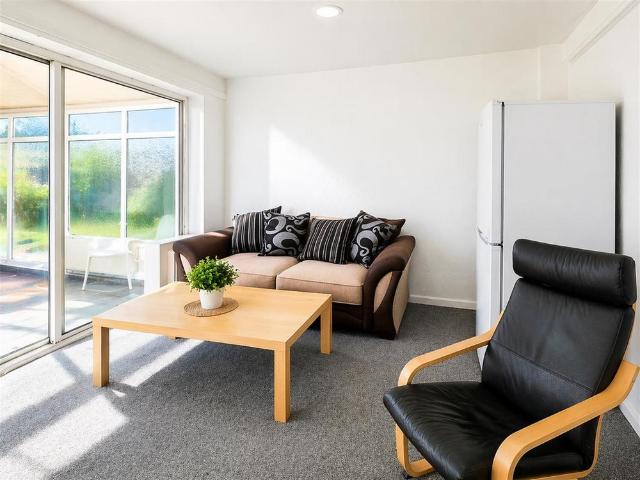 5 bedroom terraced house to rent