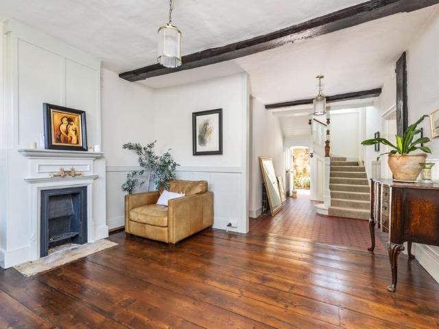5 bedroom terraced house to rent
