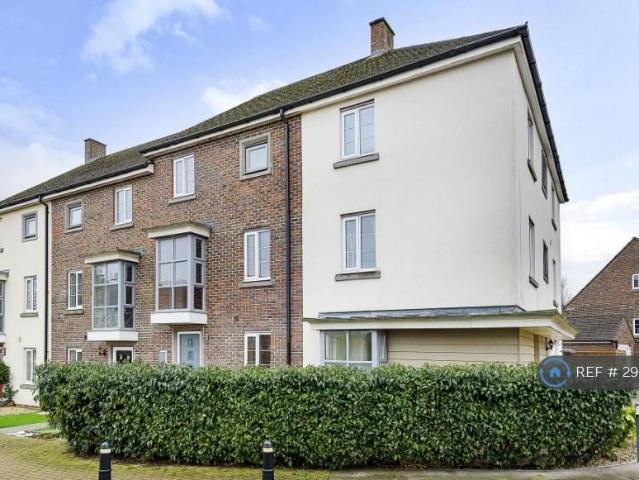 5 bedroom terraced house to rent
