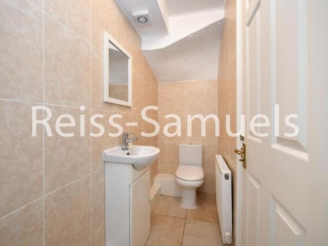 5 bedroom terraced house to rent
