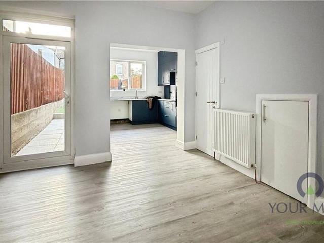 5 bedroom terraced house to rent
