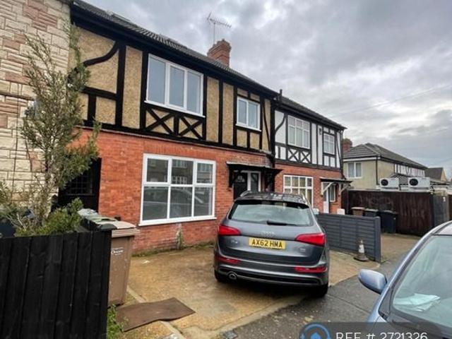 5 bedroom terraced house to rent