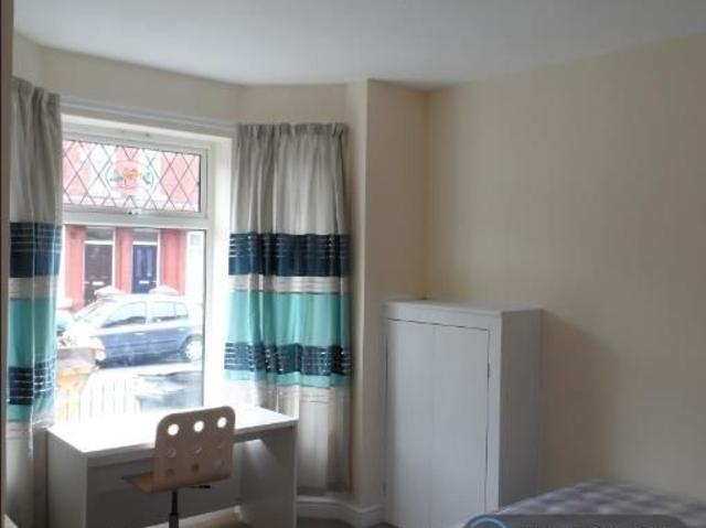 5 bedroom terraced house to rent