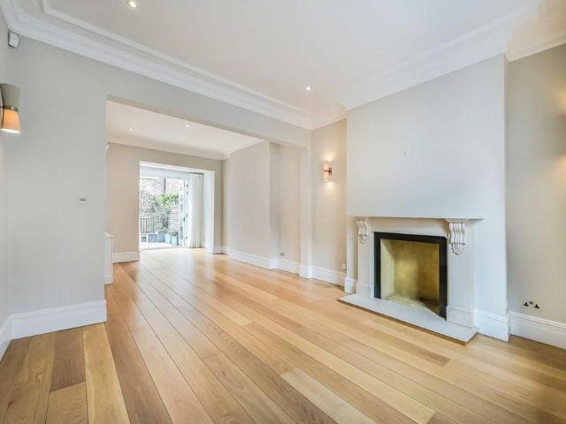 5 bedroom terraced house to rent