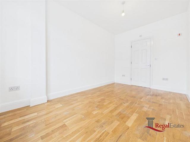 5 bedroom terraced house to rent