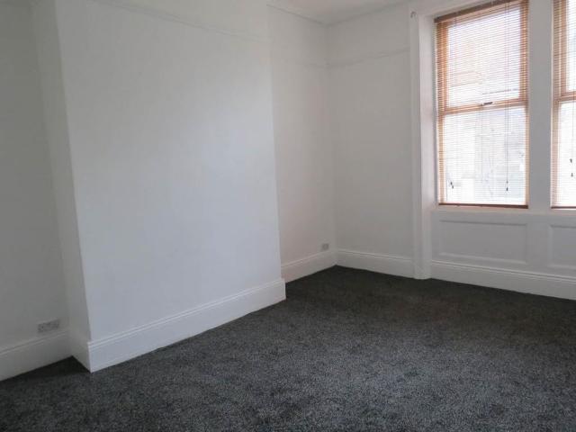 5 bedroom terraced house to rent