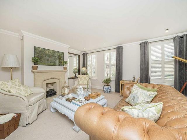 5 bedroom terraced house to rent