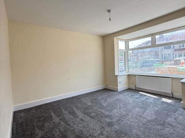 5 bedroom terraced house to rent