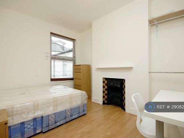 5 bedroom terraced house to rent