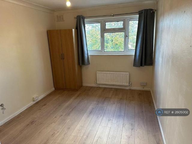 5 bedroom terraced house to rent