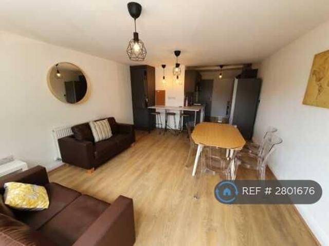 5 bedroom terraced house to rent