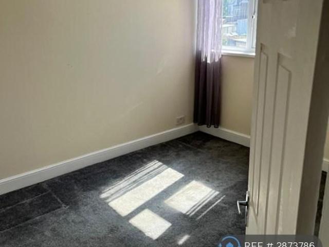 5 bedroom terraced house to rent
