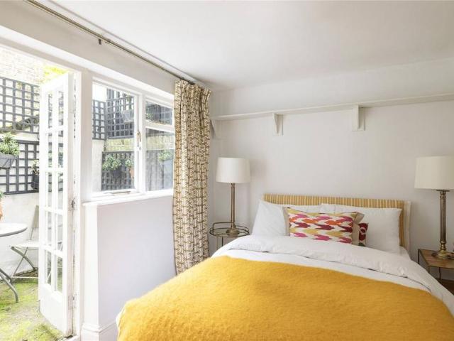 5 bedroom terraced house to rent