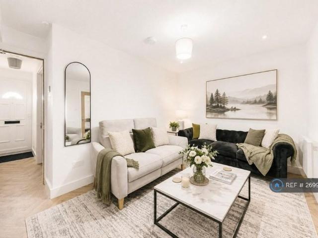 5 bedroom terraced house to rent