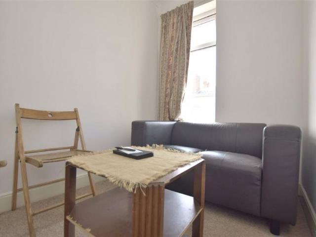 5 bedroom terraced house to rent