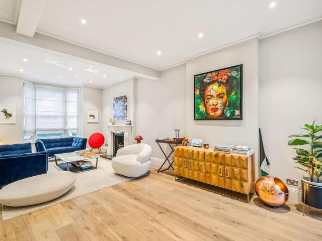 5 bedroom terraced house to rent