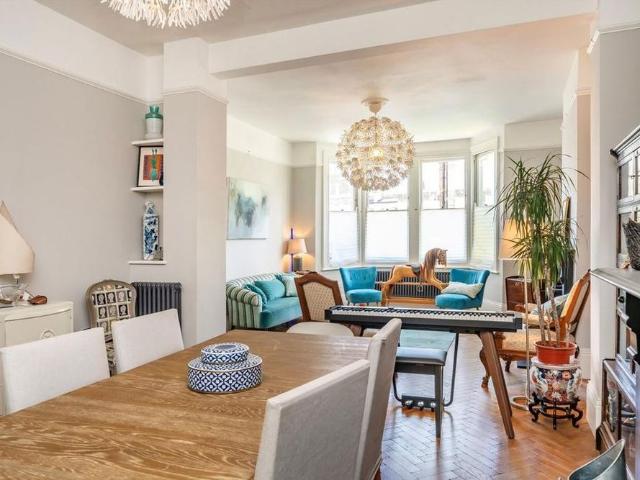 5 bedroom terraced house to rent