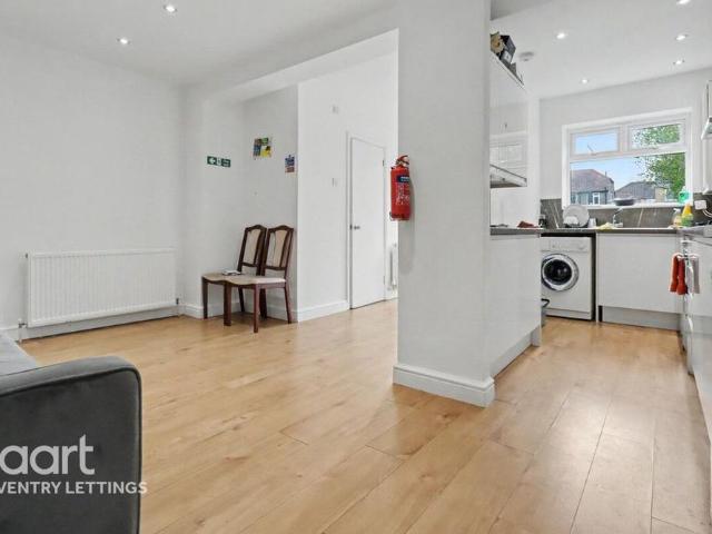 5 bedroom terraced house to rent