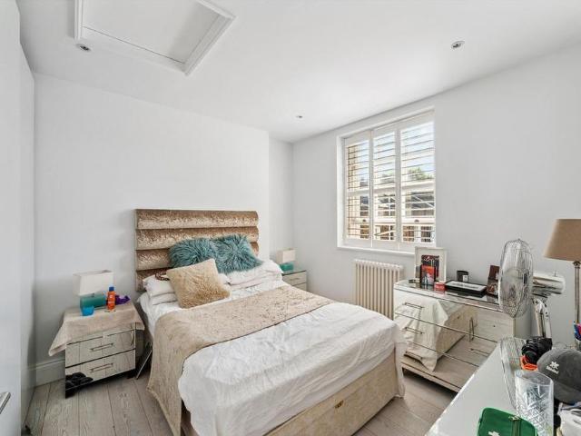 5 bedroom terraced house to rent