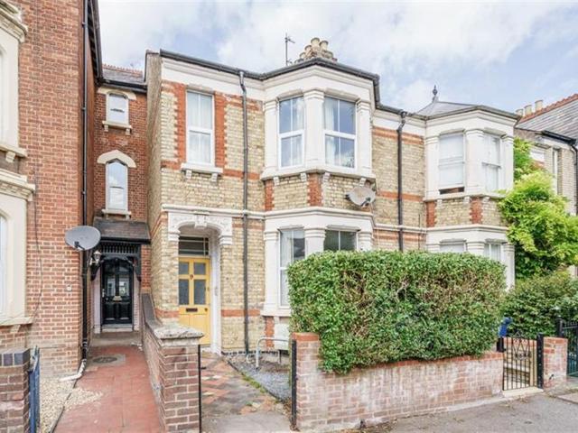5 bedroom terraced house to rent