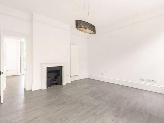 5 bedroom terraced house to rent